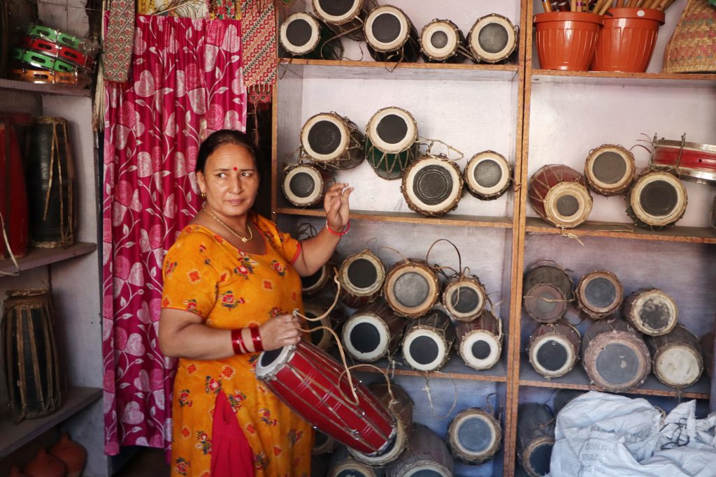 साउण्ड सिस्टमका कारण संकटमा मादल व्यवसाय - Mardi News Mardi News